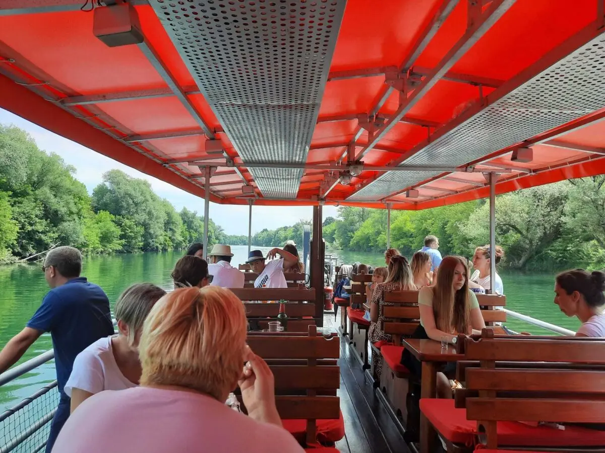 The Žitna lađa, traditions along the Kupa - Osservatorio Balcani ...